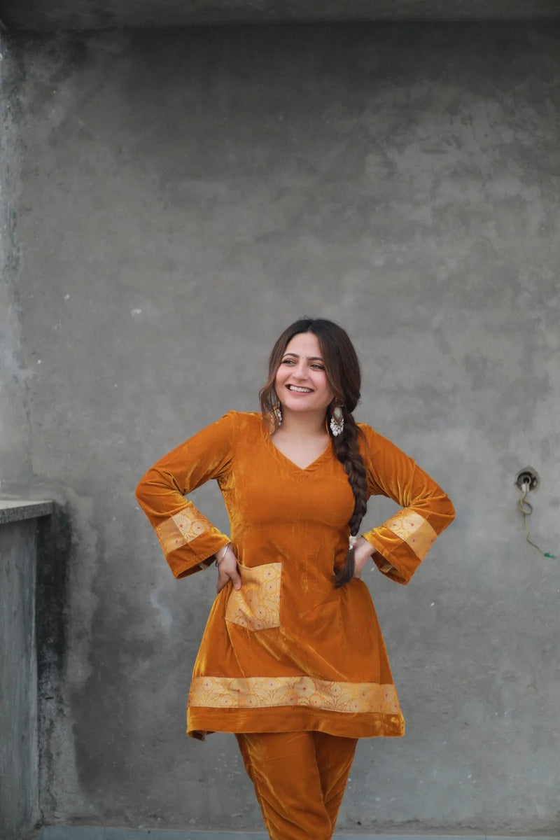 Antra Velvet Suit – Nanki